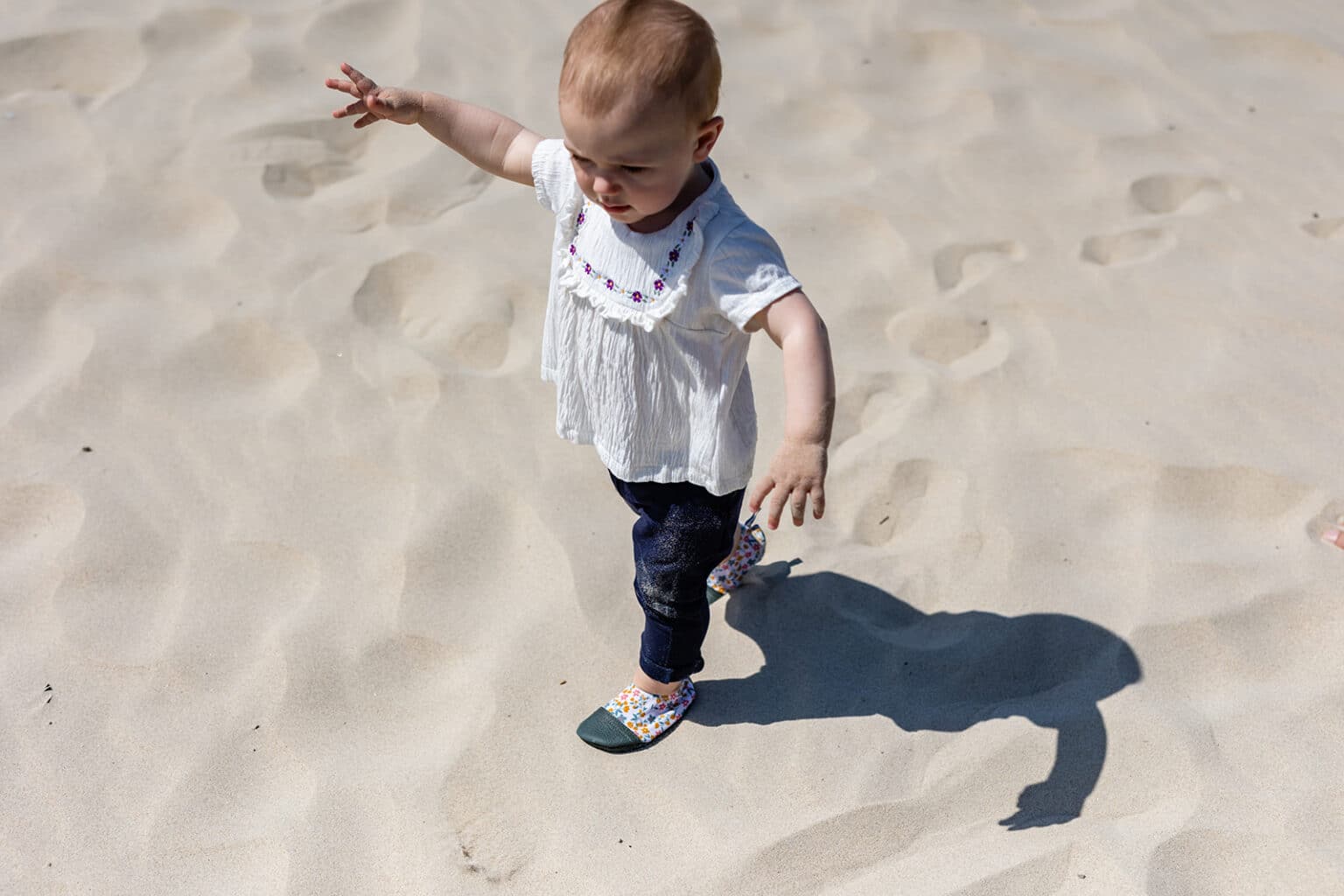 Bébé ne marche pas : que faire ? Guide complet pour parents inquiets